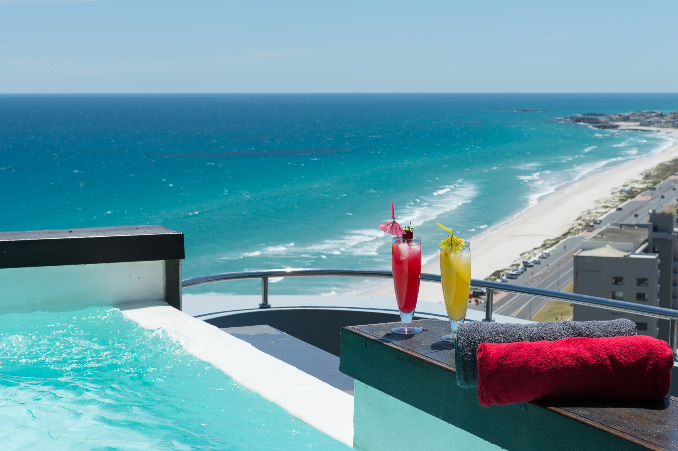 Die besten Pools zum Sonnen weltweit - InsideFlyer DE