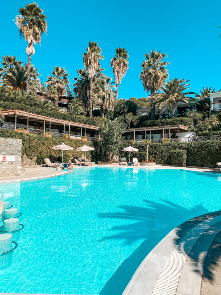 Eagles Palace Review Pool 1 - InsideFlyer DE
