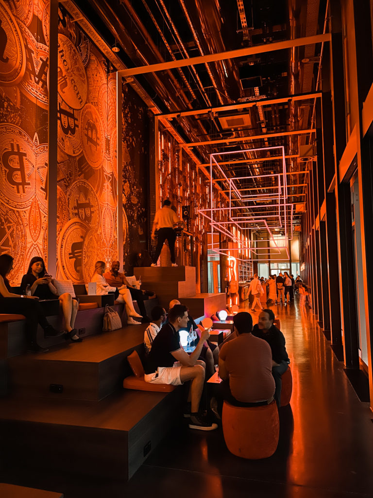 nhow Frankfurt NFT Skybar 4 - InsideFlyer DE