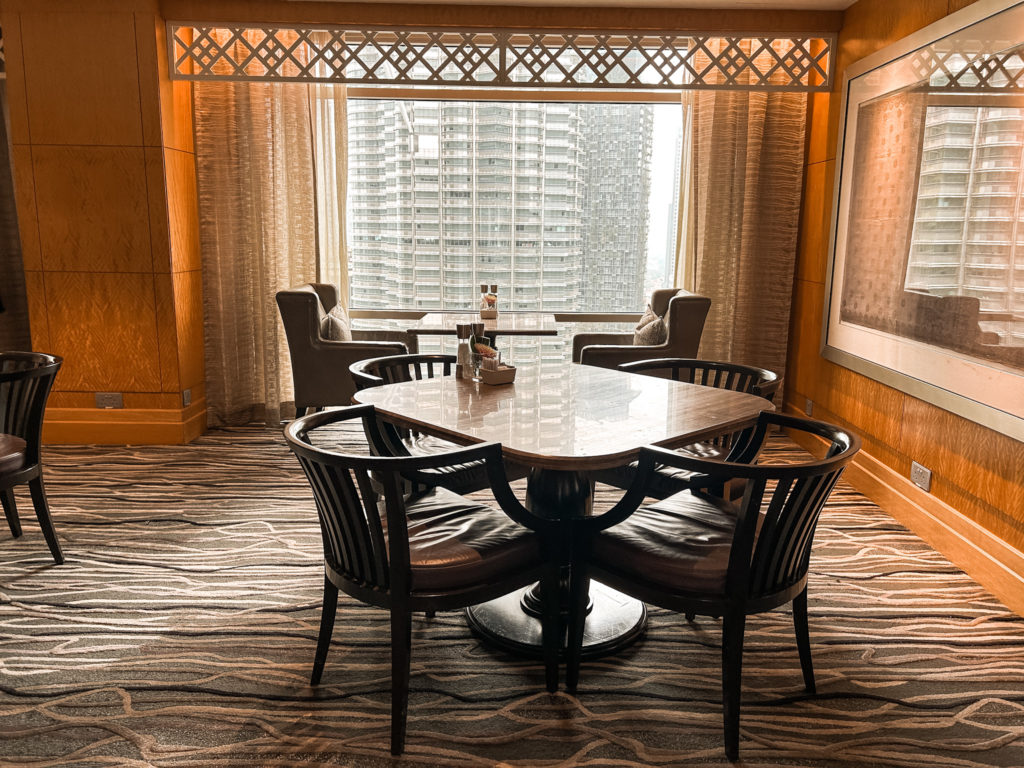 Mandarin Oriental Kuala Lumpur Club Lounge 2 - InsideFlyer DE