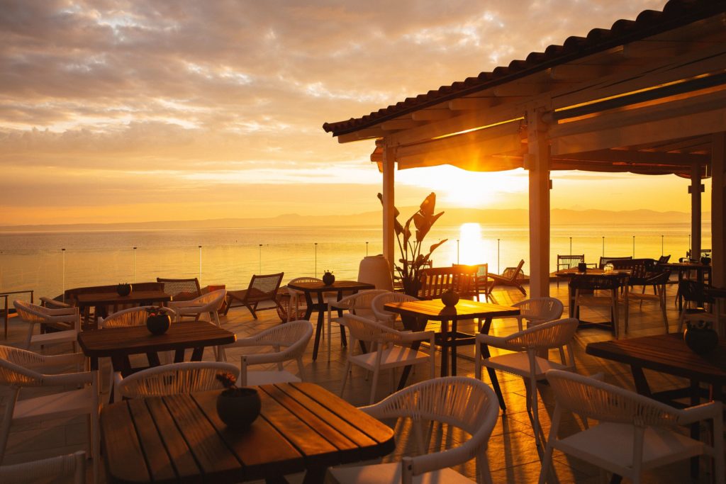 Topos Beach Bar & Restaurant 14-large - InsideFlyer DE