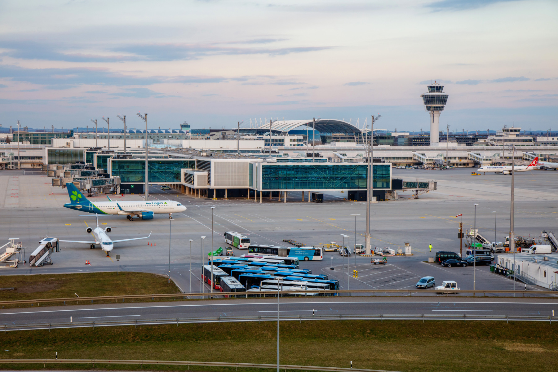 Flughafen München eröffnet neuen Pier des Terminal 1, inklusive neuer ...